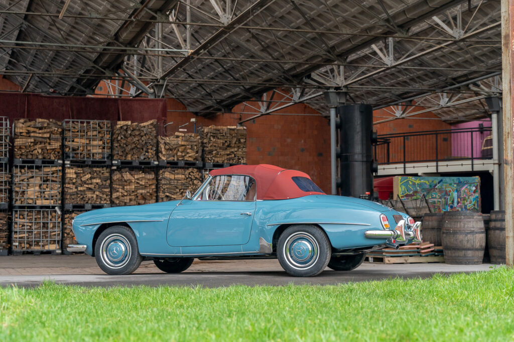 Mercedes-Benz 190SL light blue - Top Classics - Restauration de ...