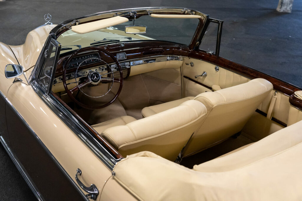 Mercedes-Benz Ponton 220S jaune - Top Classics