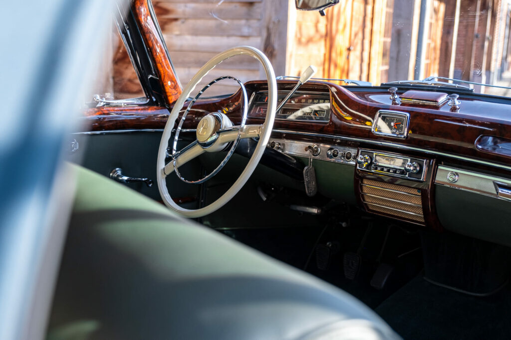 Mercedes-Benz Ponton 220S verte - Top Classics